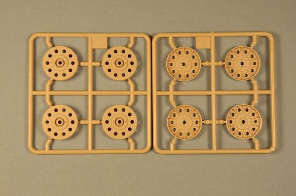 Academy 13502 German T-34/76 747(r) 1/35 сборная масштабная модель ...