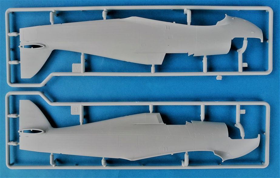 1/32 Hawker Hurricane Mk.IIb британський винищувач (Revell 04968 ...