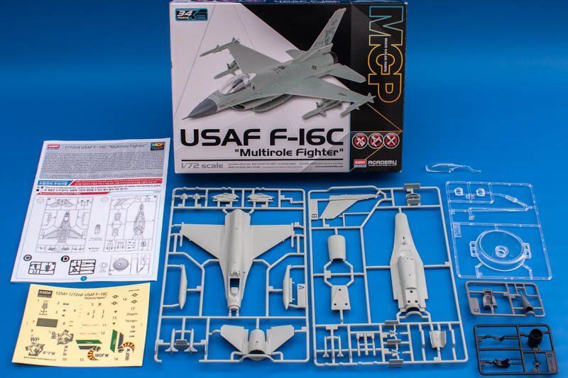 Academy 12541 F-16C Fighting Falcon (MCP Multi Color Parts and No Glue ...